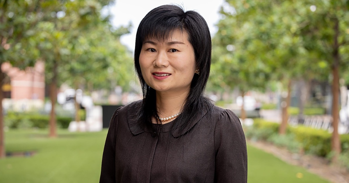 DSO Professor Receives USC Mentoring Award - USC Marshall